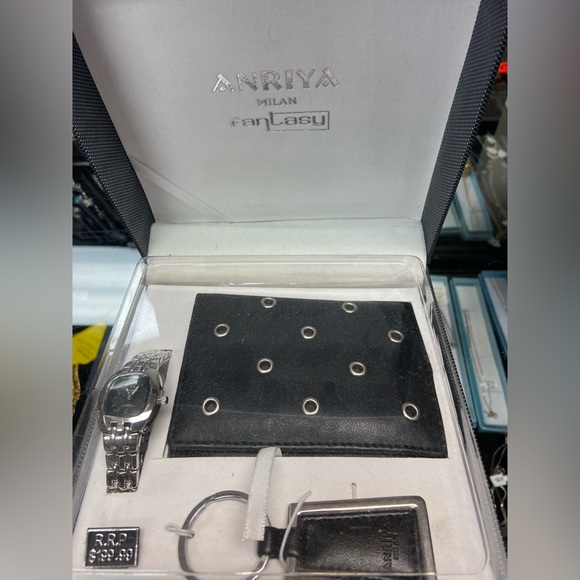 ANRIYA | Accessories | Anriya Gorgeous Women Gift Set Watch Key Wallet ...